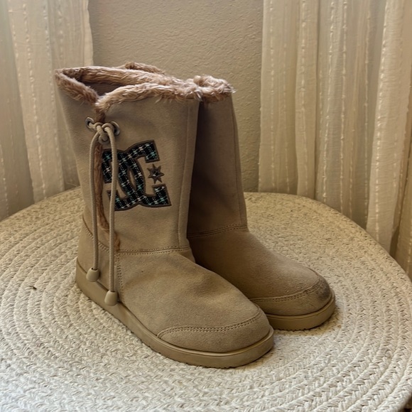 DC | Shoes | Dc Boots In Beige Size 5 Good Condition Pics Show Any ...